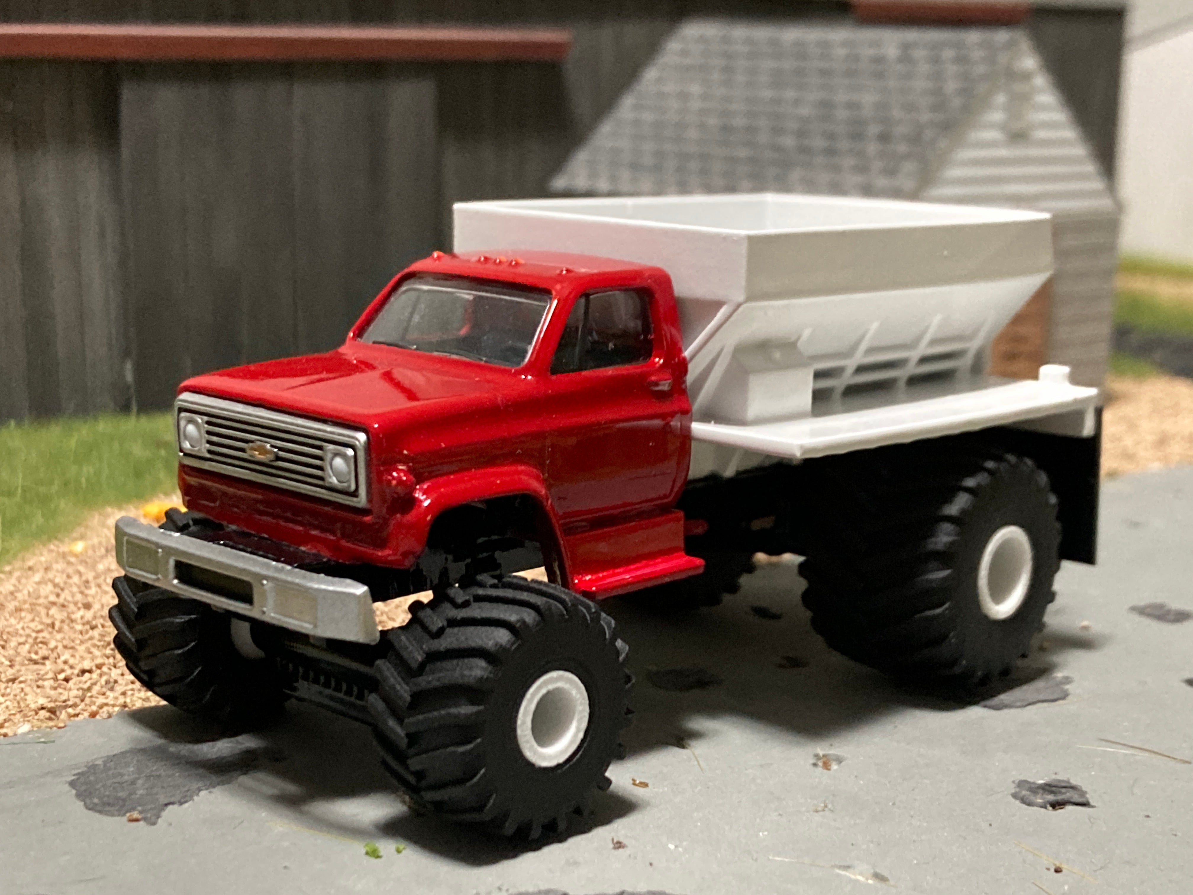 1/64 Chevy C60 Fertilizer Spreader Floater Truck Red – 2 Scale Fabrications