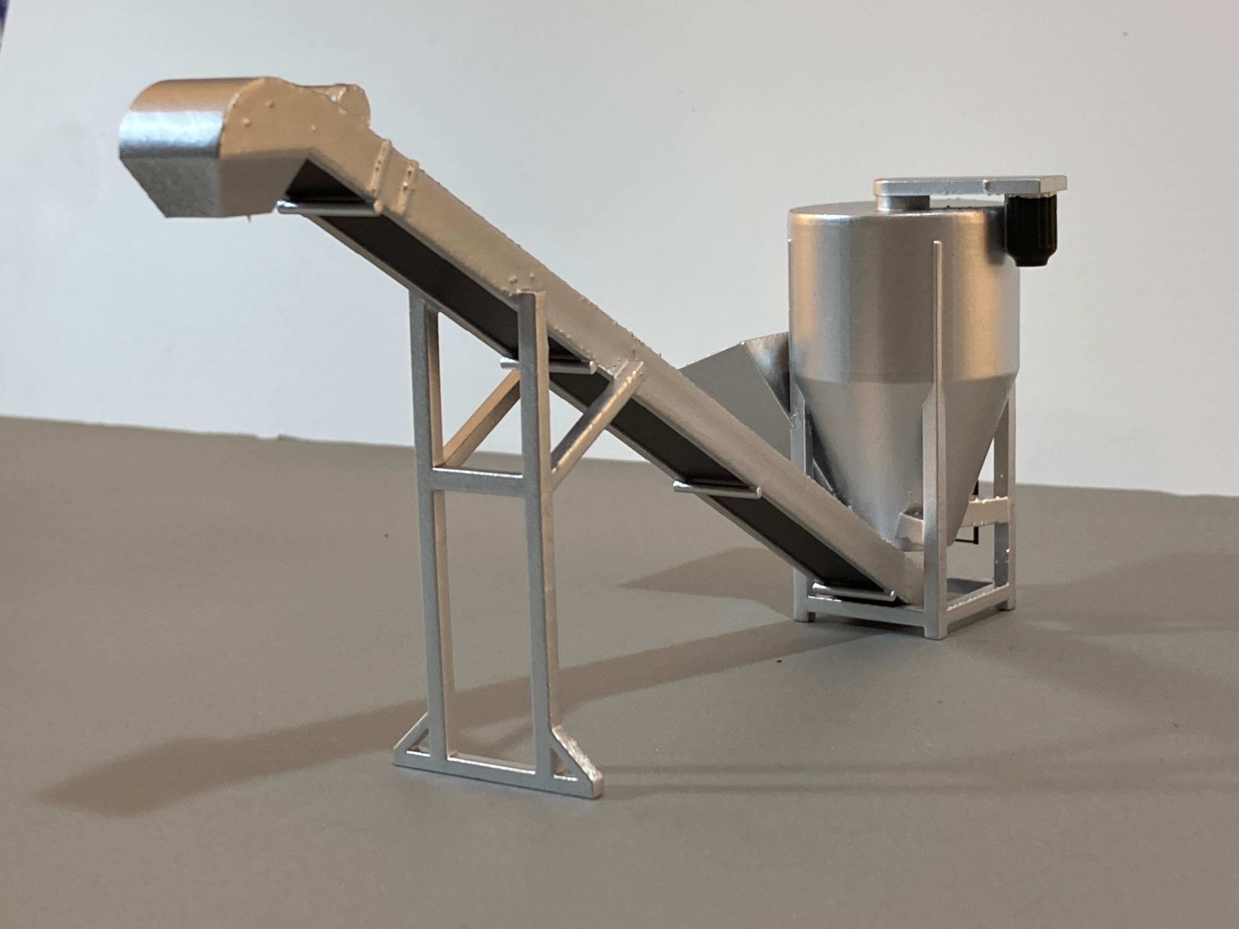 1/64 Vertical Fertilizer Blender System (2 Pieces) – 2 Scale Fabrications