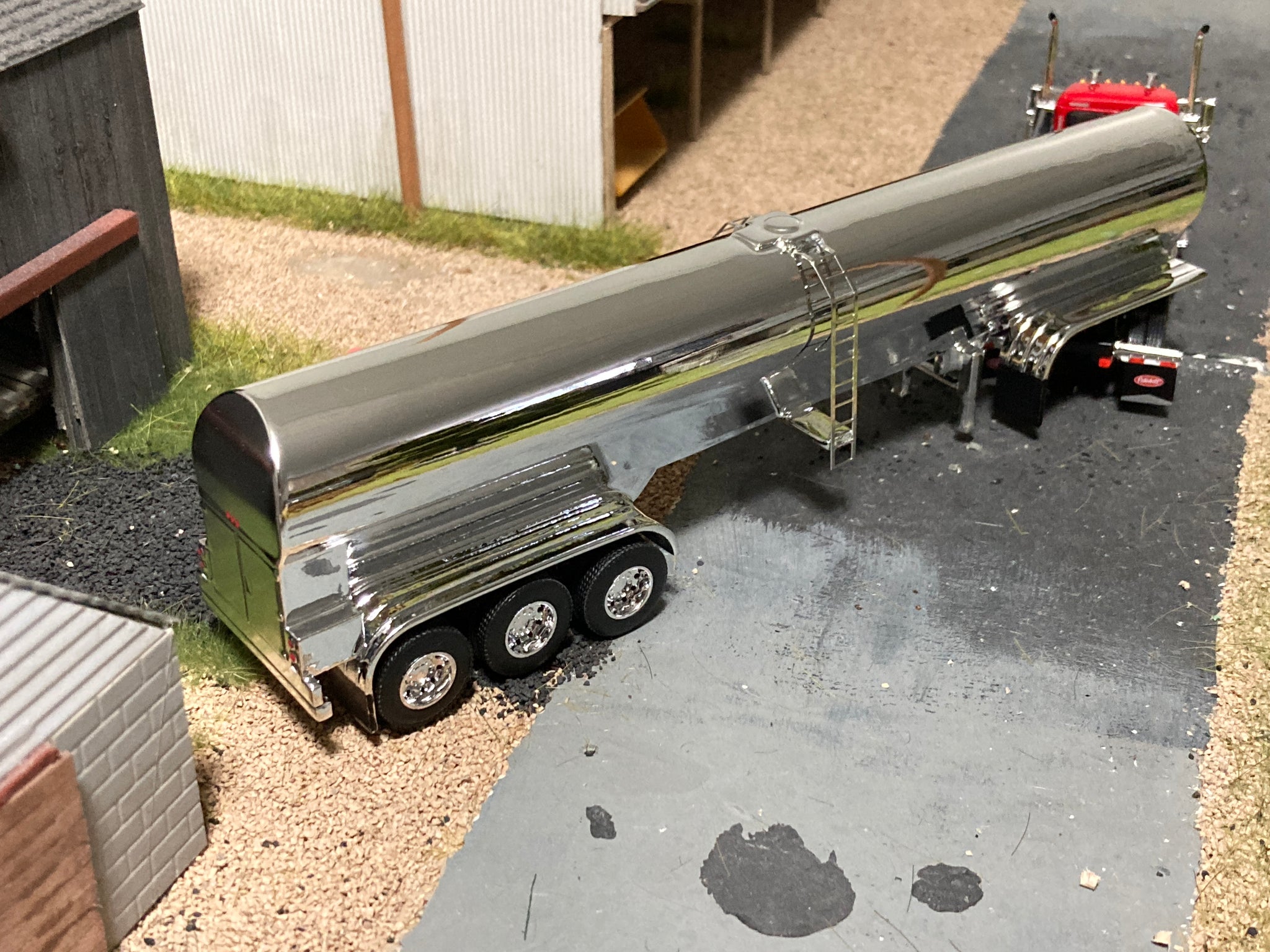 1/64 Milk Trailer Tri Axle – 2 Scale Fabrications