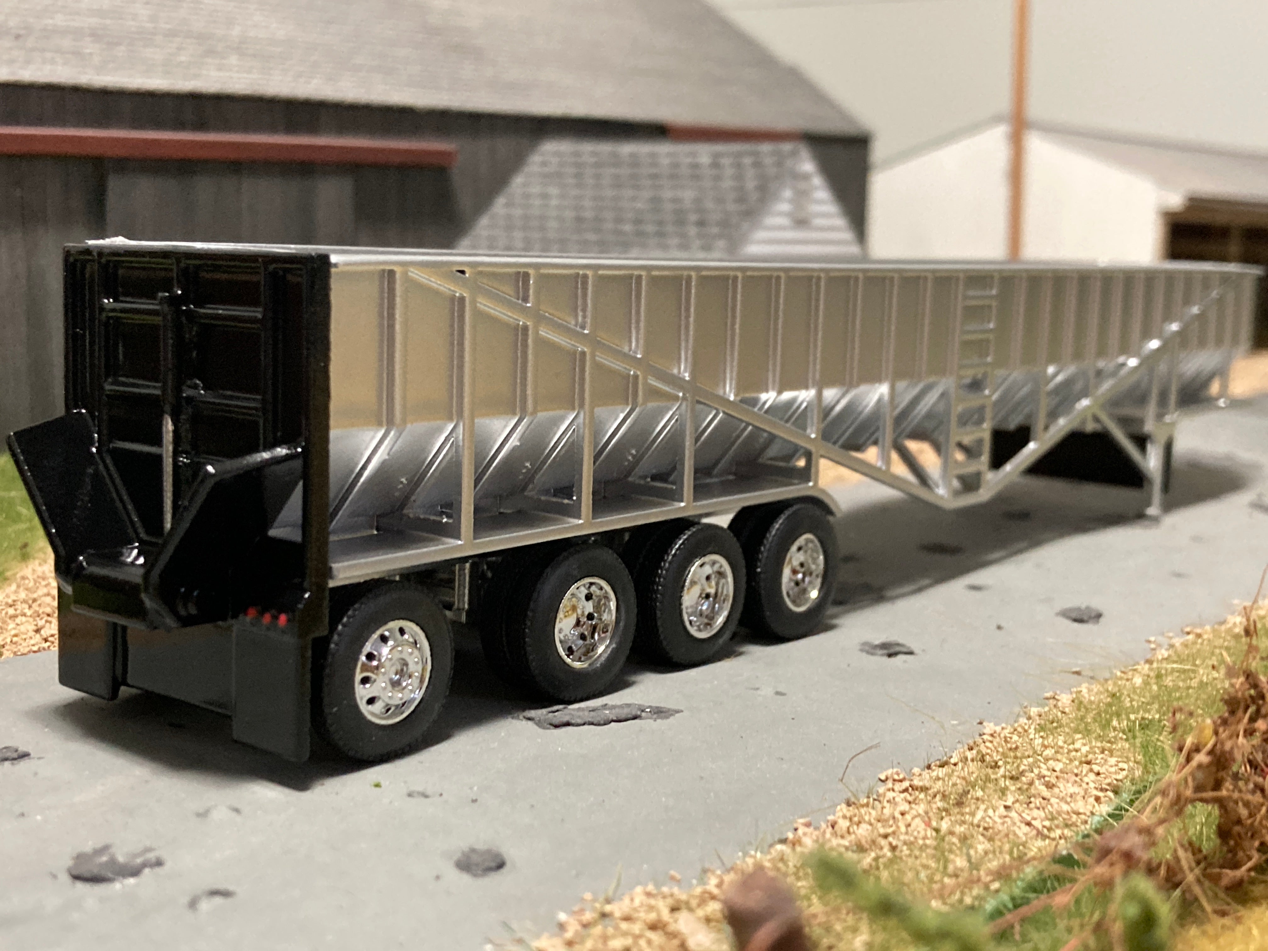 1/64 Live Bottom Belt Trailer Quad Axle Black Door – 2 Scale Fabrications