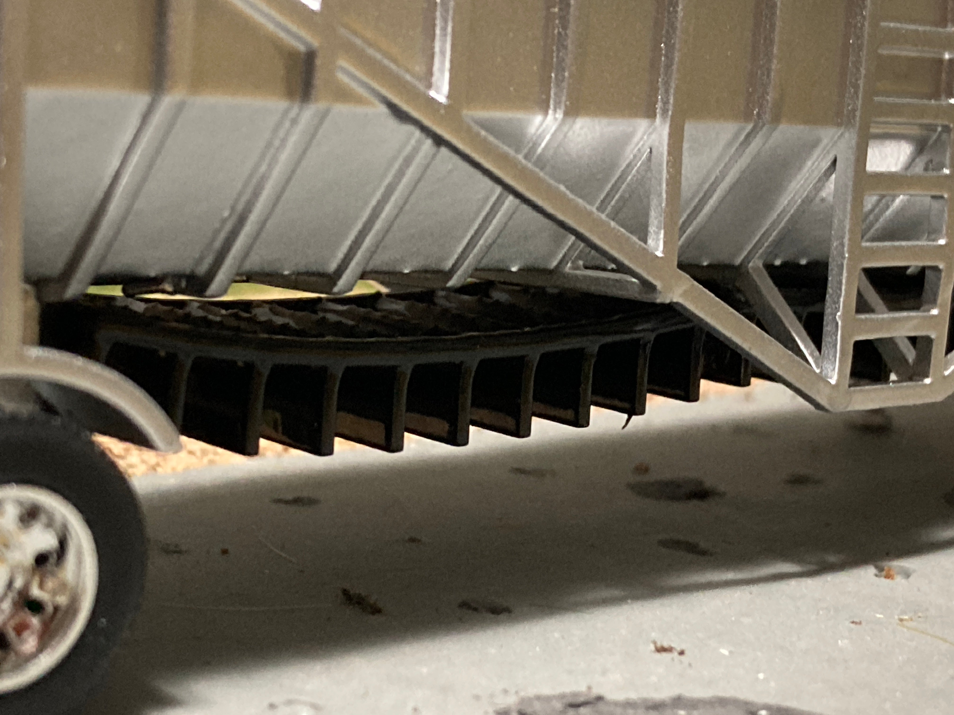 1/64 Live Bottom Belt Trailer Tandem Axle Black Door – 2 Scale Fabrications