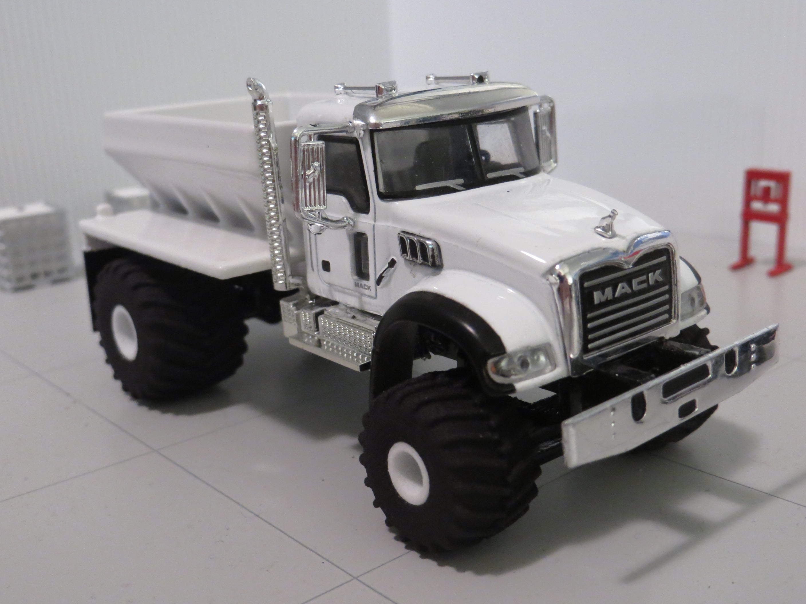 1/64 Mack Granite Fertilizer Spreader Floater Truck – 2 Scale Fabrications