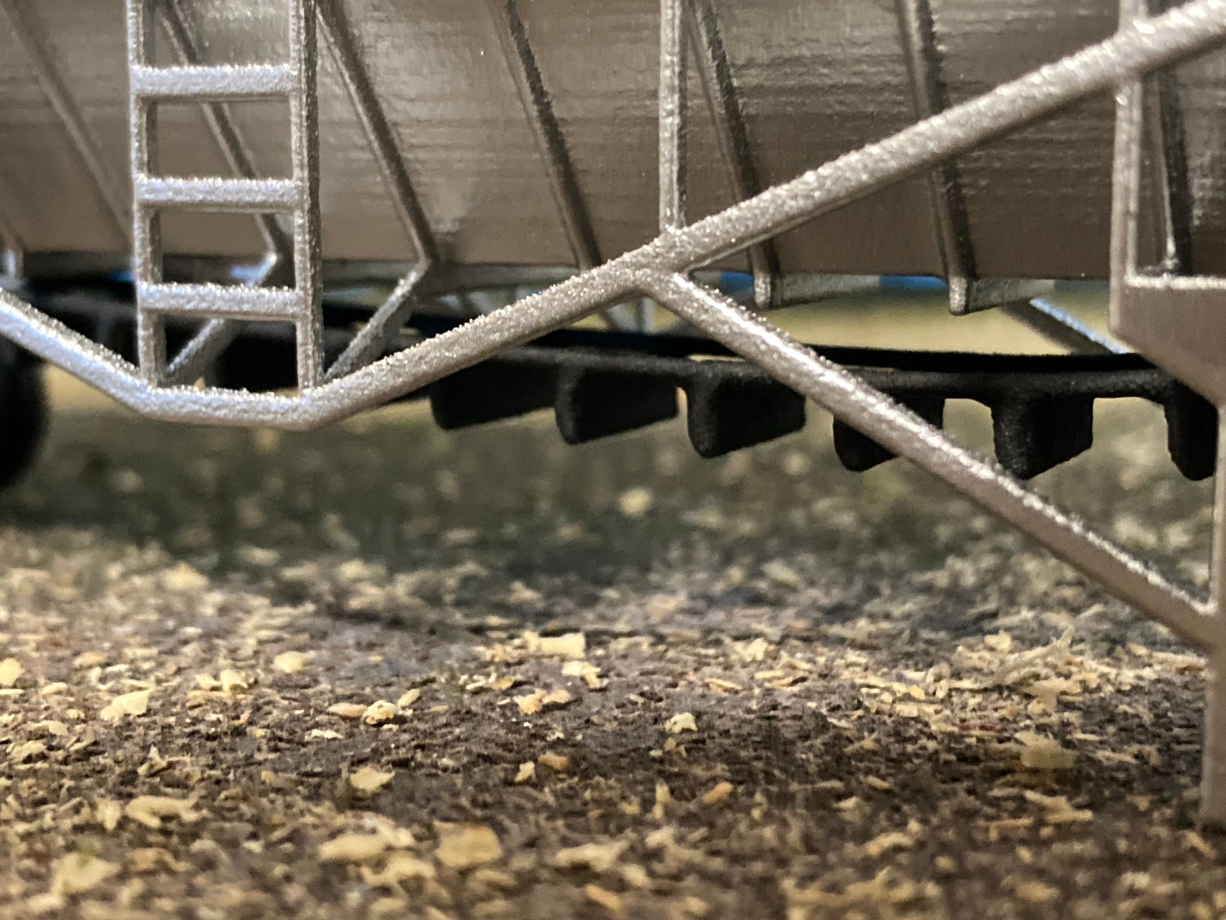 1/64 Live Bottom Belt Trailer Tri Axle Red Door – 2 Scale Fabrications