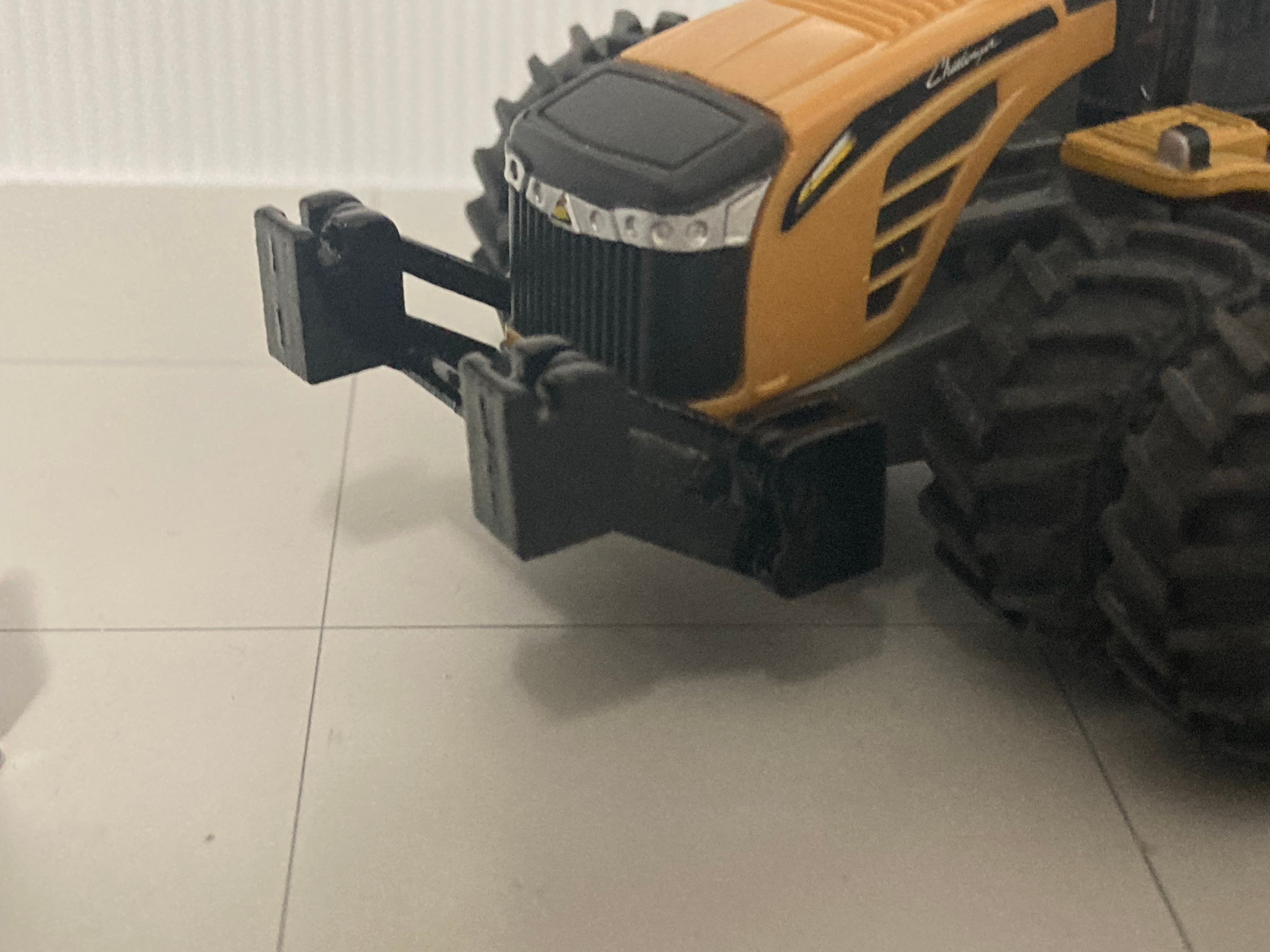 1/64 18’ Pivoting Silage Blade – 2 Scale Fabrications