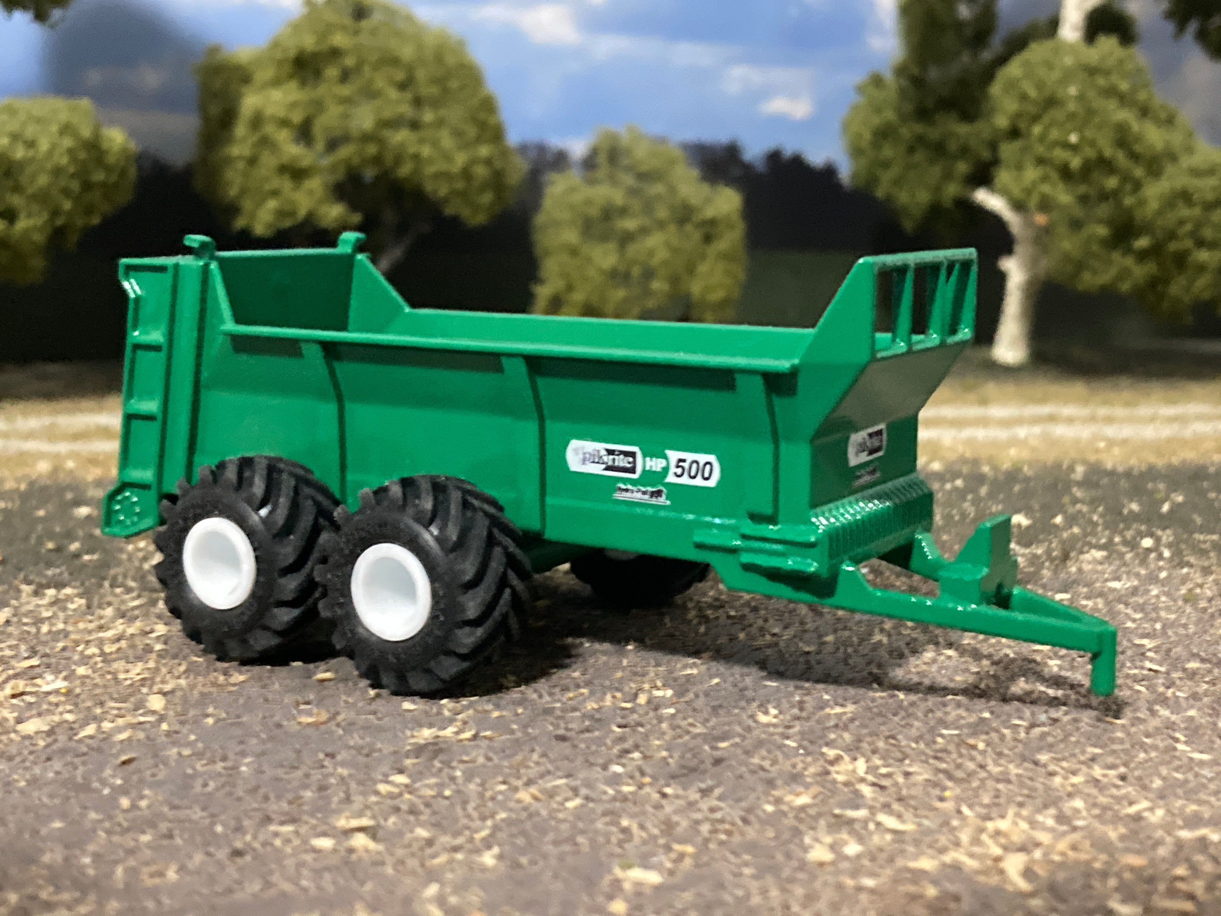 1/64 Pik Rite HP-500 Manure Spreader – 2 Scale Fabrications