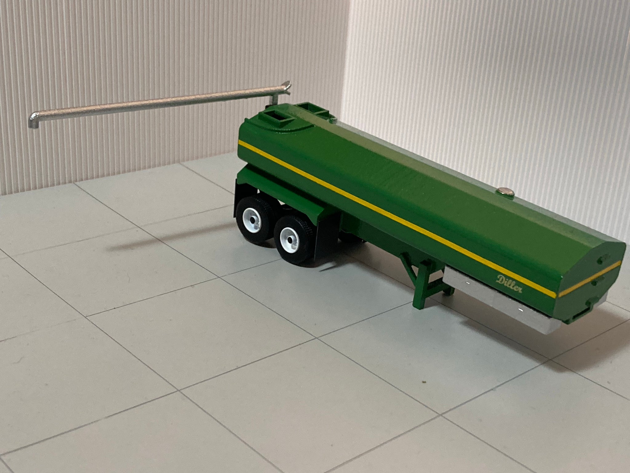 1/64 Diller Manure Spreader Trailer Tandem Axle – 2 Scale Fabrications