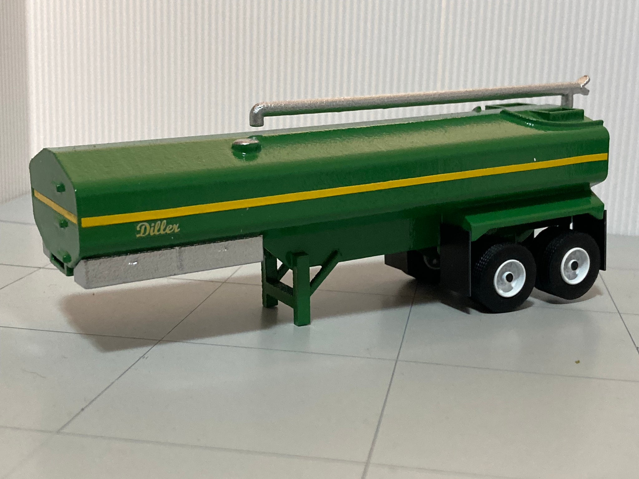 1/64 Diller Manure Spreader Trailer Tandem Axle – 2 Scale Fabrications
