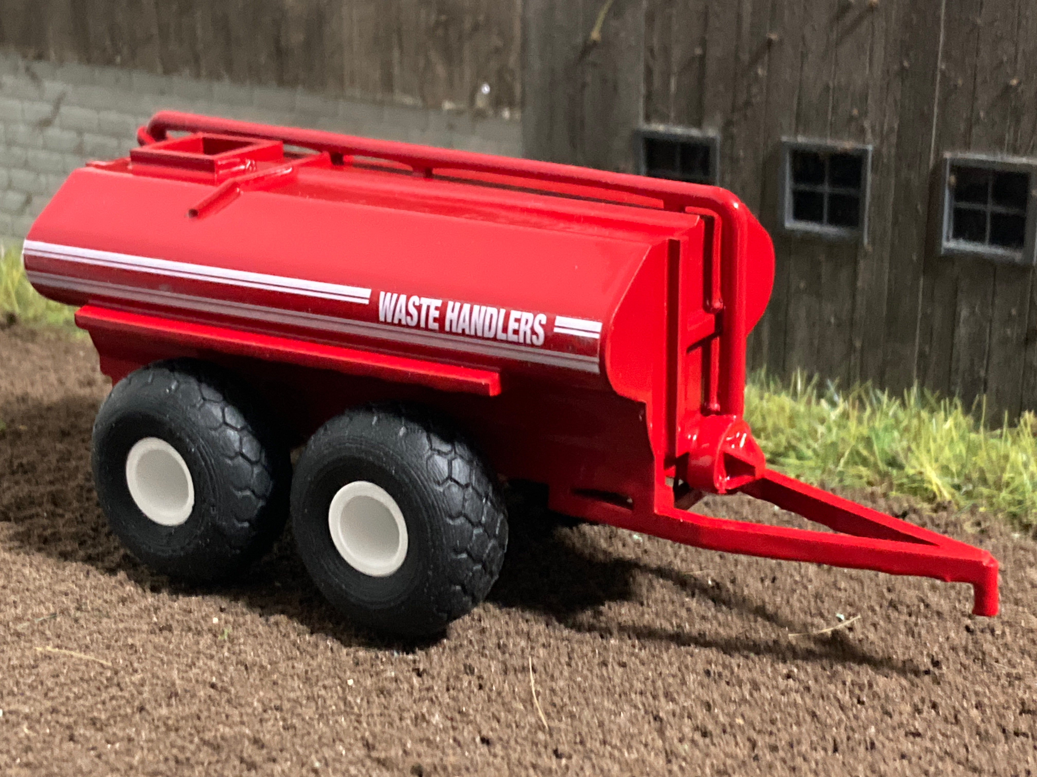 1/64 Waste Handler Manure Spreader 4,000 gallons – 2 Scale Fabrications